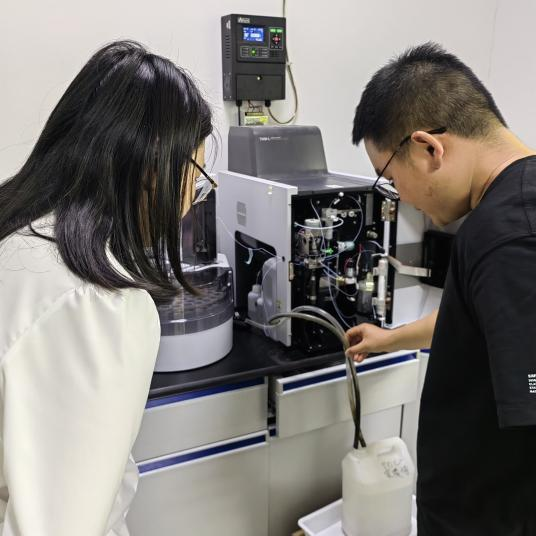 实验室与设备管理处组织实验室仪器设备免费巡检活动